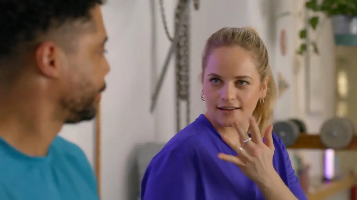 „Unter uns” am 30.07.24 im TV: Cilly glaubt, dass Britta Theo heiraten ...