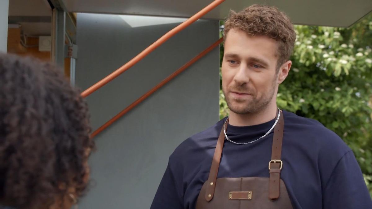 AWZ-Folge vom 29.07.24 auf RTL+: Tom will Imani ins Kino einladen