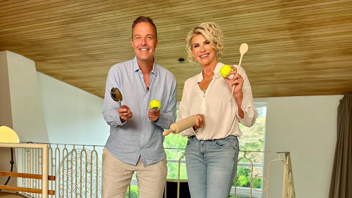 Verspannungen selbst lösen mit Nudelholz und Kochlöffel - Reporter ...