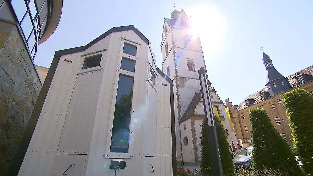 Kleine Kirche mit großem Auftritt in Paderborn: Tiny Church auf Libori