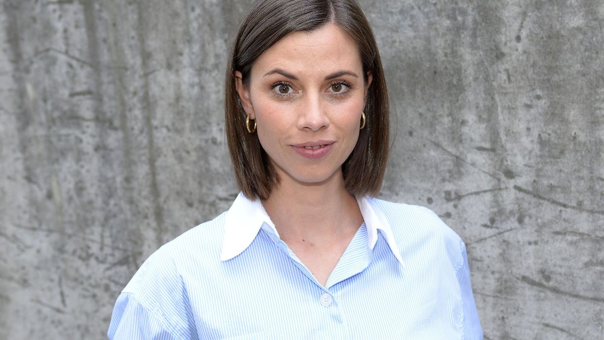 GZSZ-Neuzugang Anna-Katharina Fecher leitet eine packende Familien ...