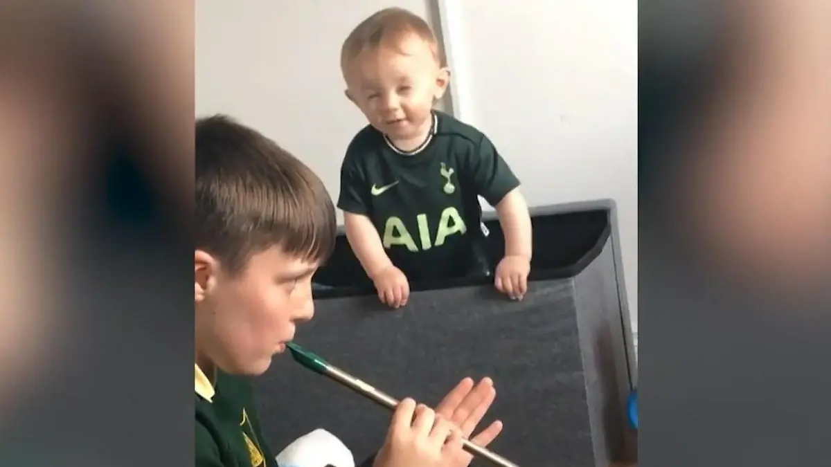 Papa als Vorbild: Dieses Baby ist ein echtes Beatbox-Talent!