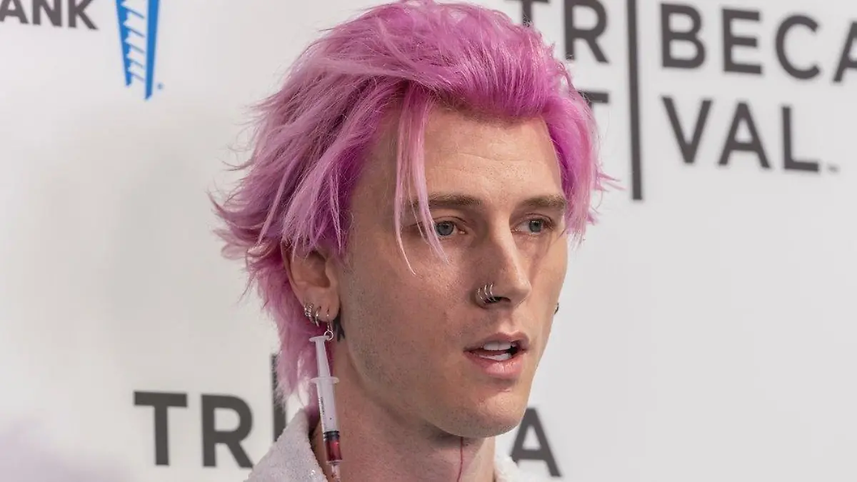 Machine Gun Kelly macht Entzug öffentlich