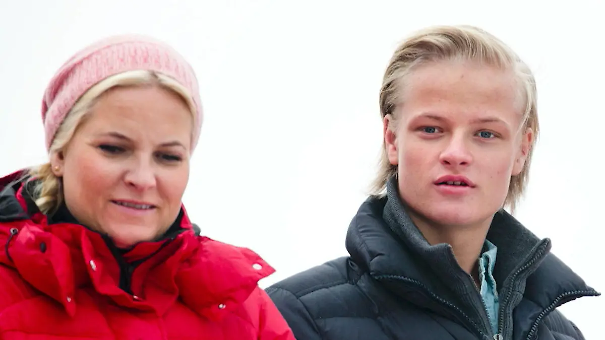 Nach Festnahme von Marius Borg Høiby: Mette-Marit jubelt mit Haakon in Paris