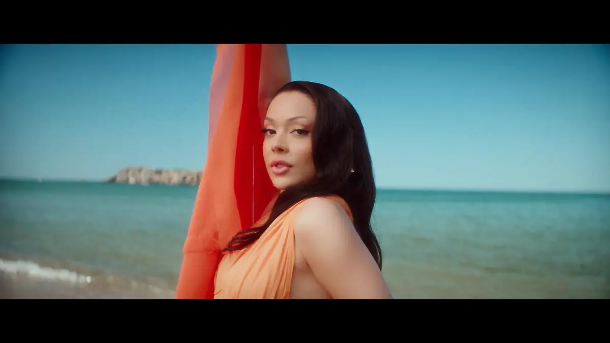 Tumor war 20 Zentimeter groß! Sängerin Ayliva teilt Schock-Diagnose mit ihren Fans