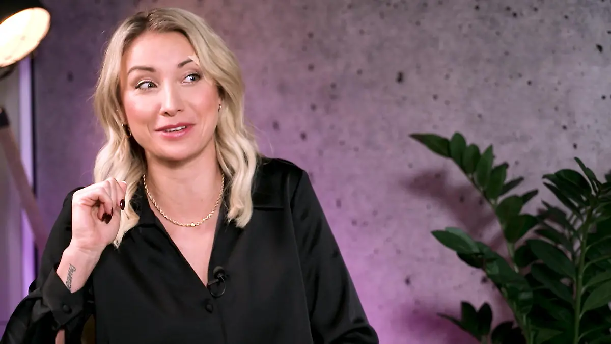 Anna-Carina Woitschack stellt Followerin nach Hass-Kommentar zur Rede