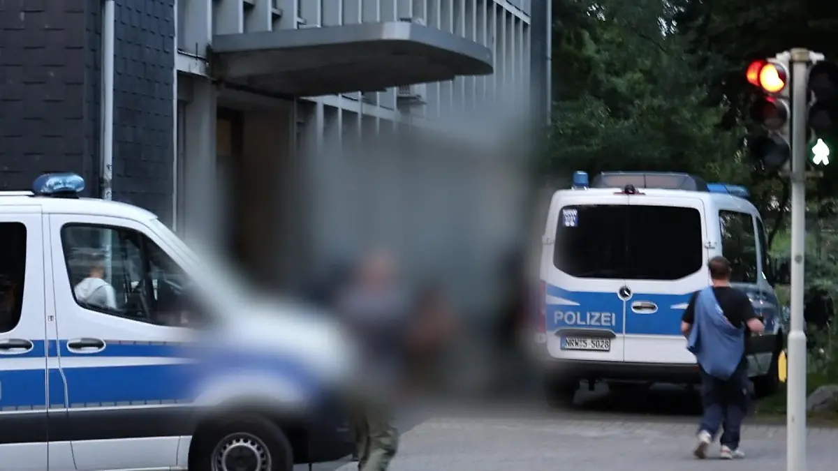 Messer-Angriff von Solingen: Polizei mit starken Kräften in ...