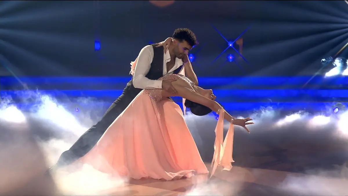 Let's Dance 2024: Jana Wosnitza bringt mit ihrem Final-Freestyle die ...