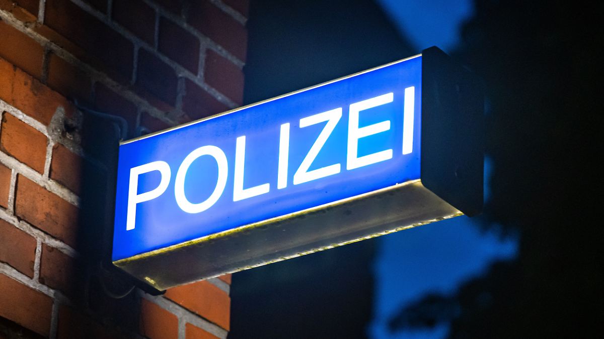Linz (Rheinland-Pfalz): Mann bedroht Polizisten mit Machete