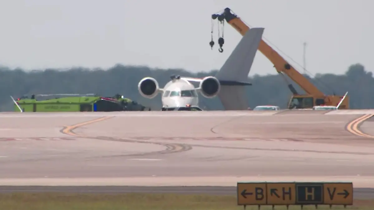 Atlanta: Delta-Airlines-Flugzeuge kollidieren auf Landebahn – Heck von ...