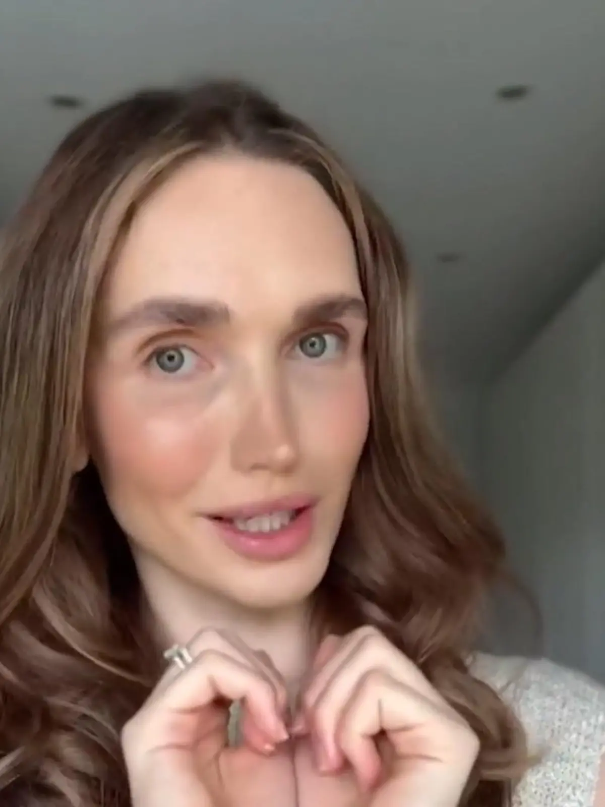 Anna Adamyan musste in die Notaufnahme: „Es ist nicht immer alles so rosig, wie es scheint!”