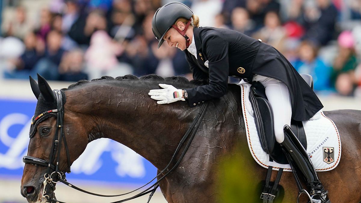 Dressur-Star Jessica von Bredow-Werndl überrascht mit Baby-News: „Wir ...