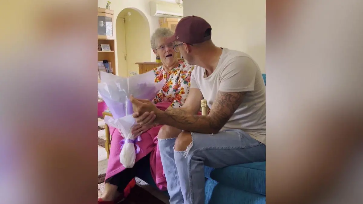 ,,Willst du...?”: Bräutigam bringt Oma zum Weinen - mit dieser Frage!