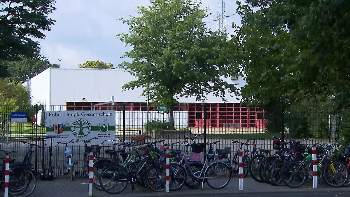 Klo-Krise in Krefeld: Schule verhängt Pinkel-Verbot