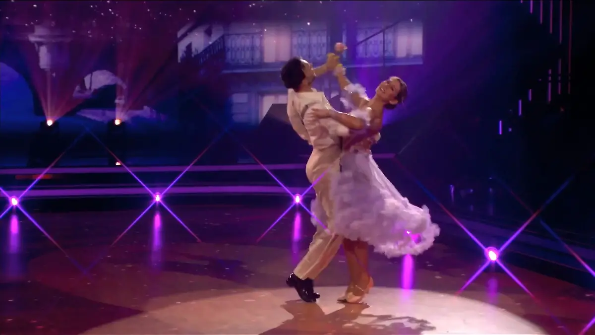 Krönender Abschluss bei „Let’s Dance“: SIE gewinnen die Profi-Challenge!