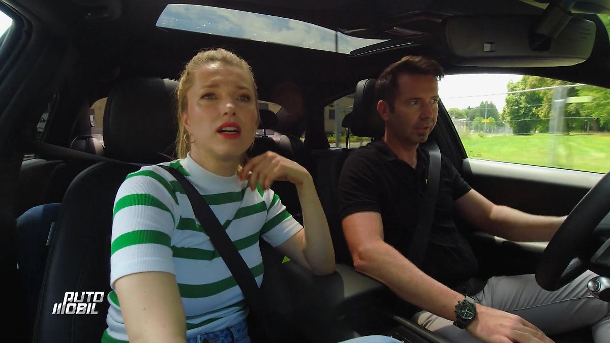 Blinken und Piepsen: Anni Dunkelmann testet "Intelligent Speed Adaption"