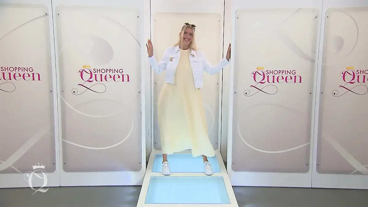 Frisch!: Jana in weißer Jeansjacke auf dem Catwalk