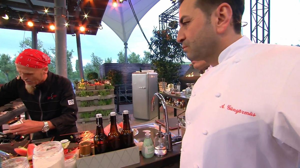 "Die klauen mit den Ohren": Steffen hat Angst vor Spionage