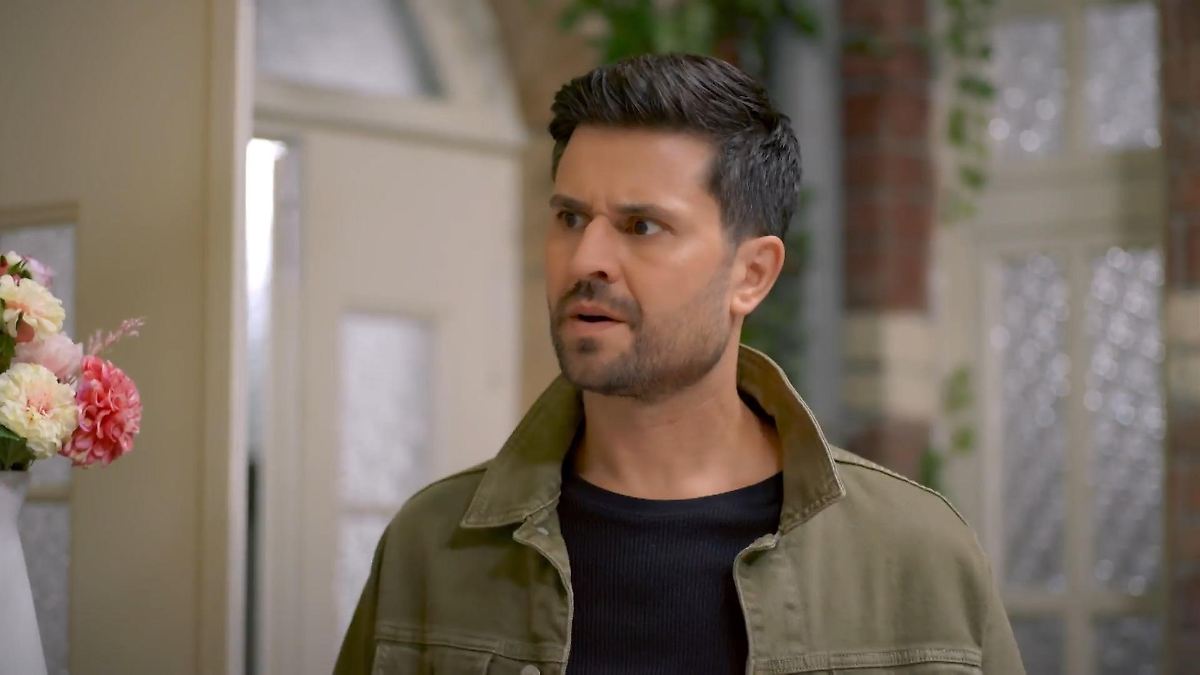 „Unter uns“-Folge vom 10.10.24 auf RTL+: Paco beobachtet Easy und Ringo