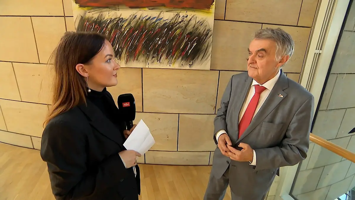 Haftbefehl gegen Hassprediger - Polizei nimmt radikalen Influencer ...