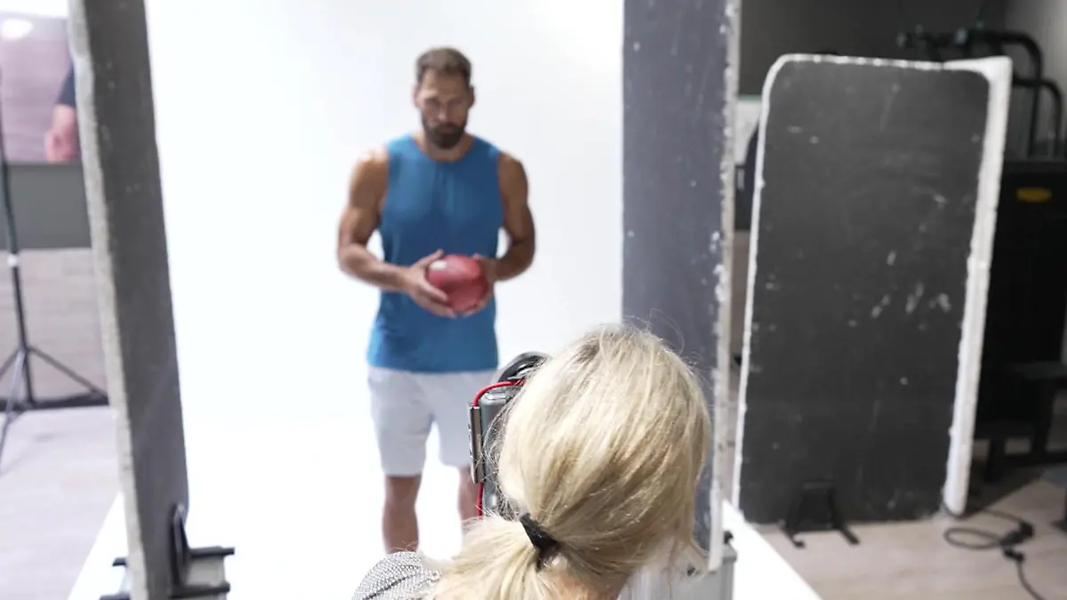 NFL-Experte in ungewohnter Rolle: Sebastian Vollmer probt sich als Model