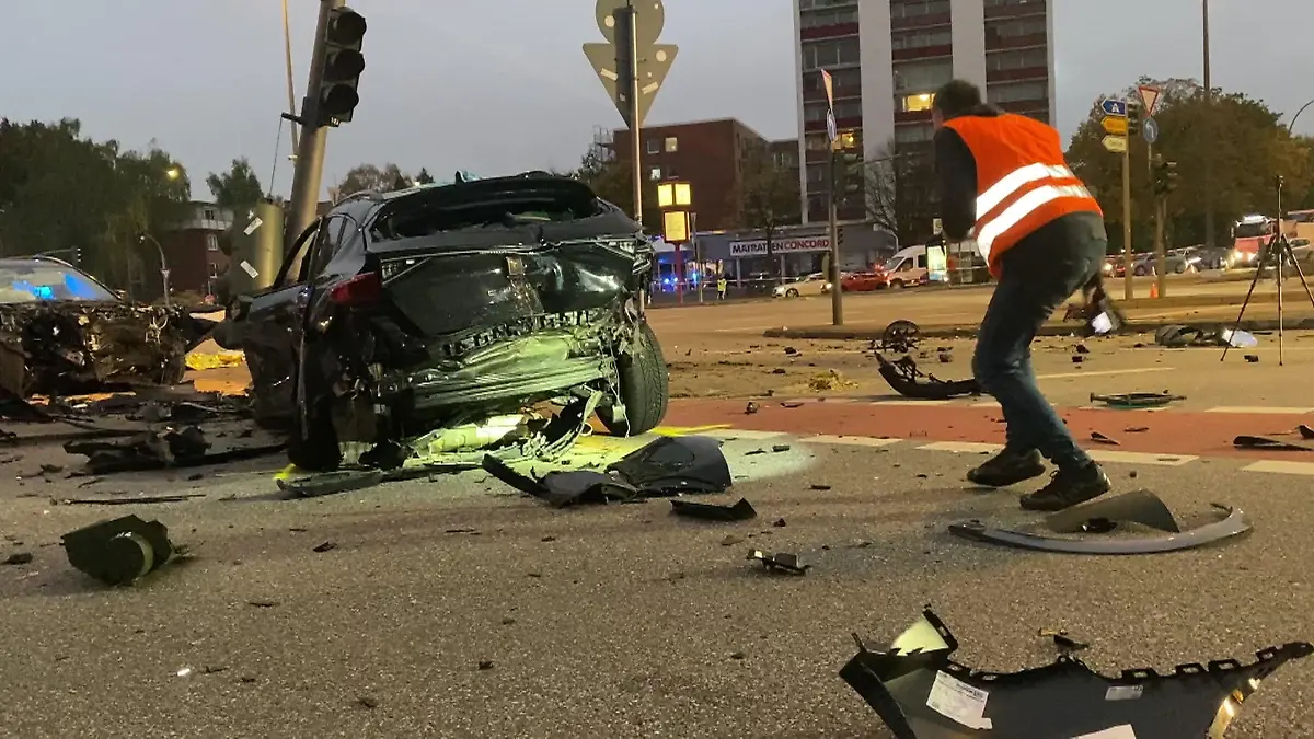 Illegales Autorennen in Hamburg? Bei Raser-Unfall werden vier Personen verletzt