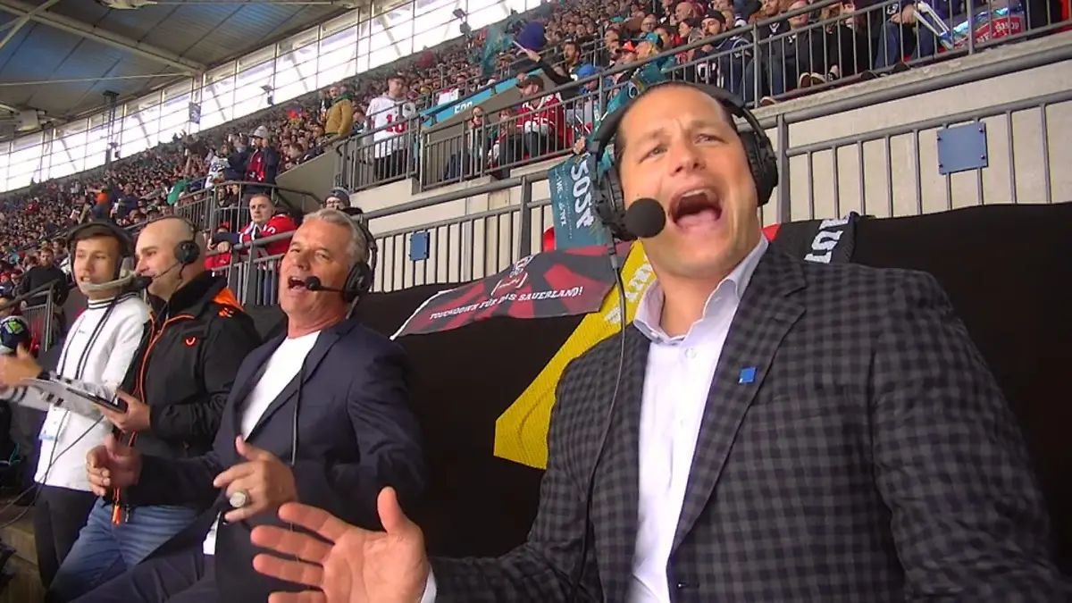 NFL zu Gast in London: Das ganze Stadion singt „Country Roads”- Gänsehaut!