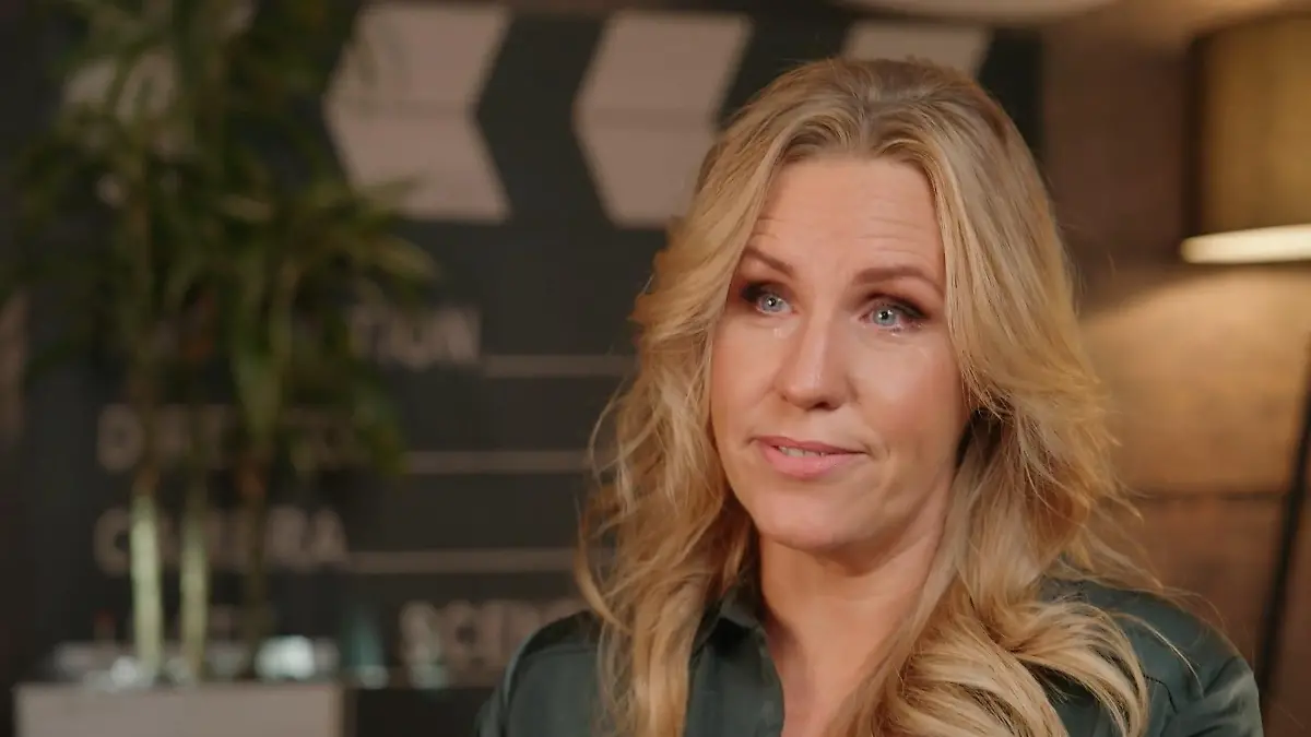 Bestseller-Autorin im RTL-Interview: Plötzlich ist der Krebs bei Nicole ...