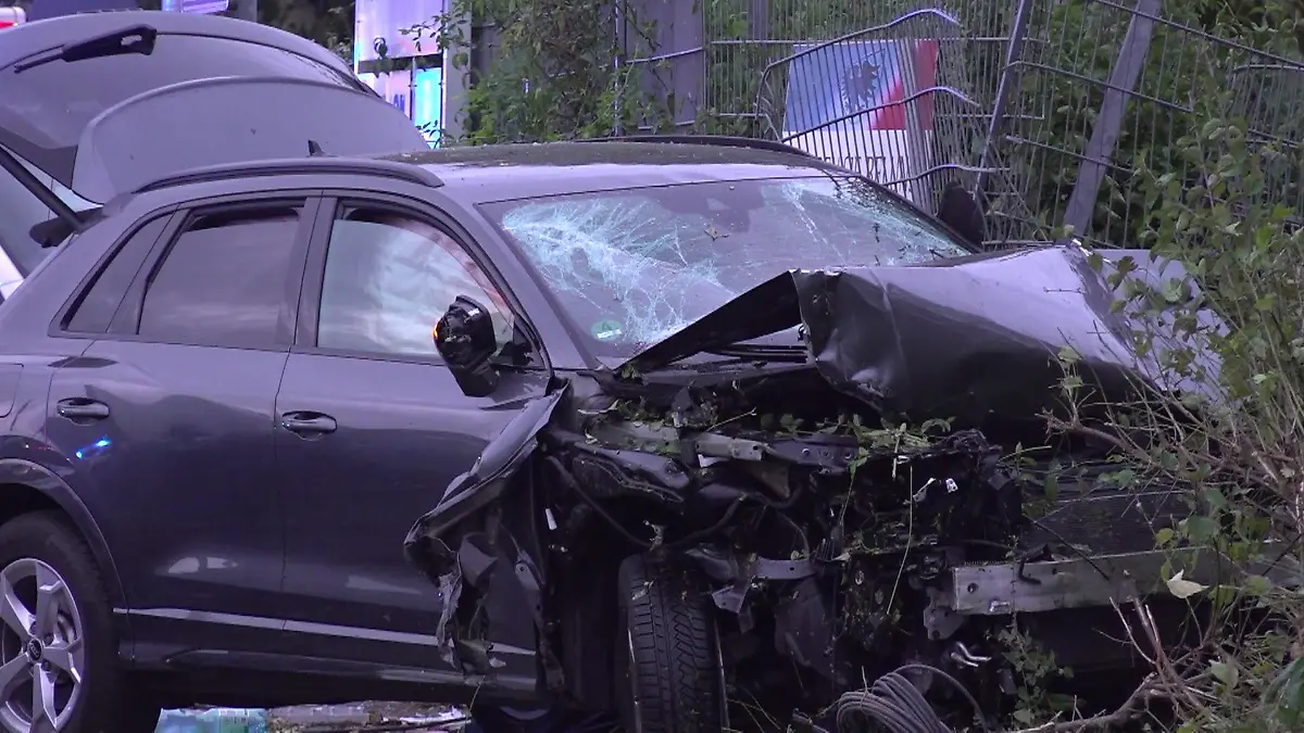 Esslingen: Anwohner fordert Handeln nach Horror-Crash – „Das könnte jedem von uns passieren”