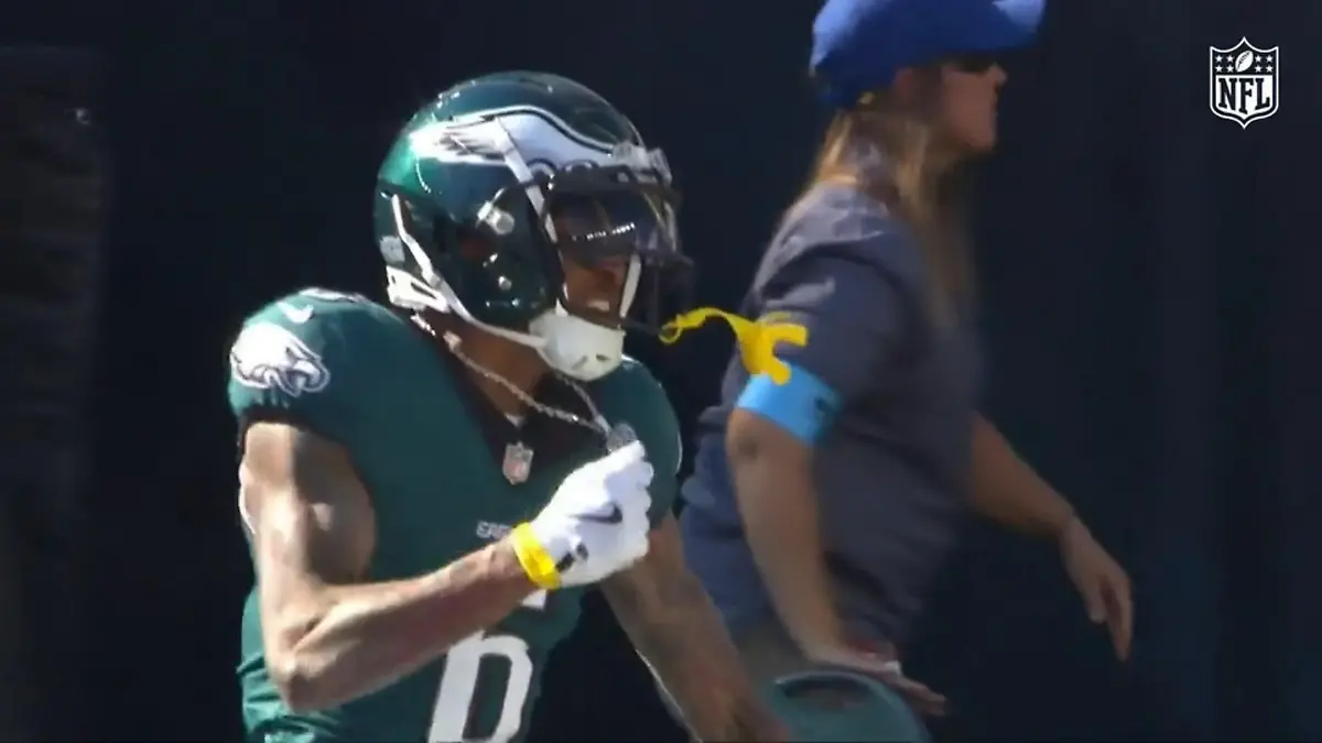 NFL bei RTL: Über 50 Yards - Wahnsinns-Touchdown von Jalen Hurts!