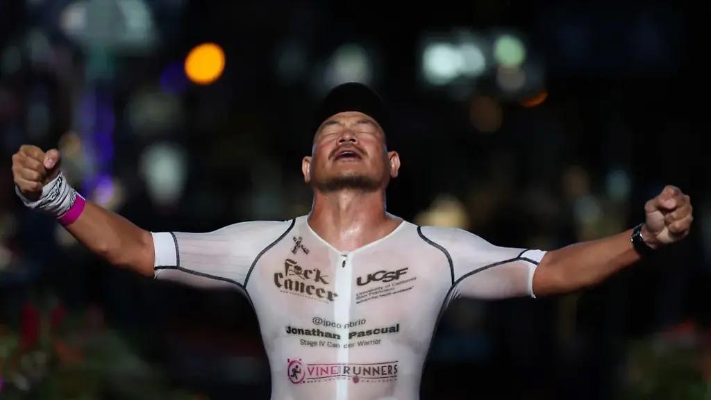 Trotz unheilbarer Krebserkrankung: Triathlet Jonathan Pascual schafft ...