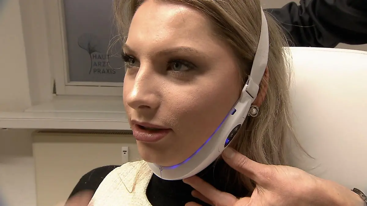 Doppelkinn mit Make-up kaschieren – dank Contouring einfach wegschminken