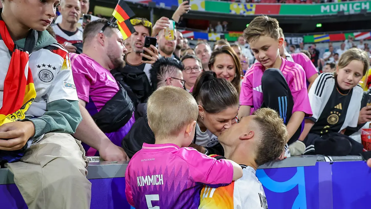 DFB-Kapitän Joshua Kimmich über Papa-Rolle: „Meine Kinder wollen ...
