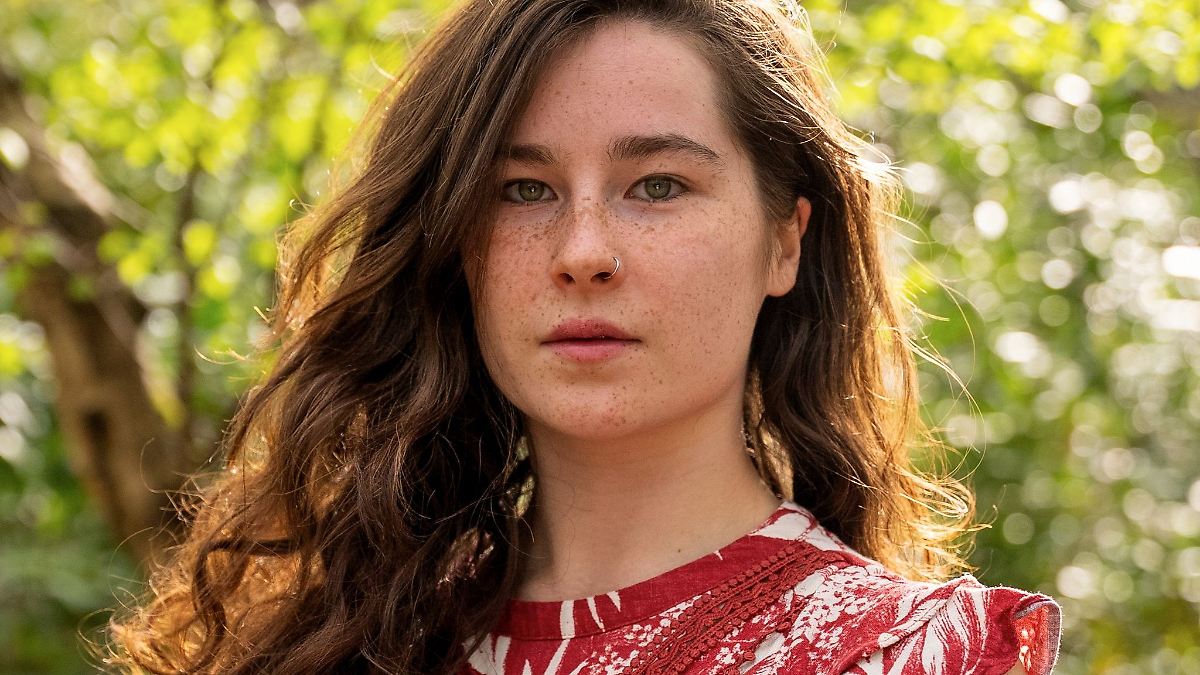 Georgia (23) hat sich seit einem Jahr nicht mehr die Haare gewaschen