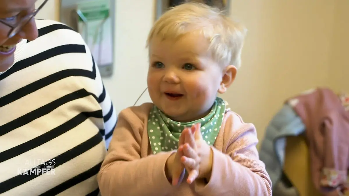 Moderne Medizin: Die kleine Loes (2) ist taub – jetzt hört sie die ...