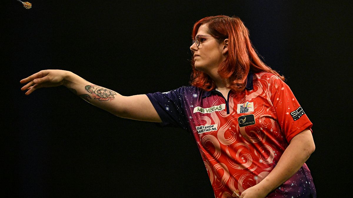 Erste Trans-Darts-Spielerin Noa-Lynn van Leuven gibt heute ihr WM-Debüt