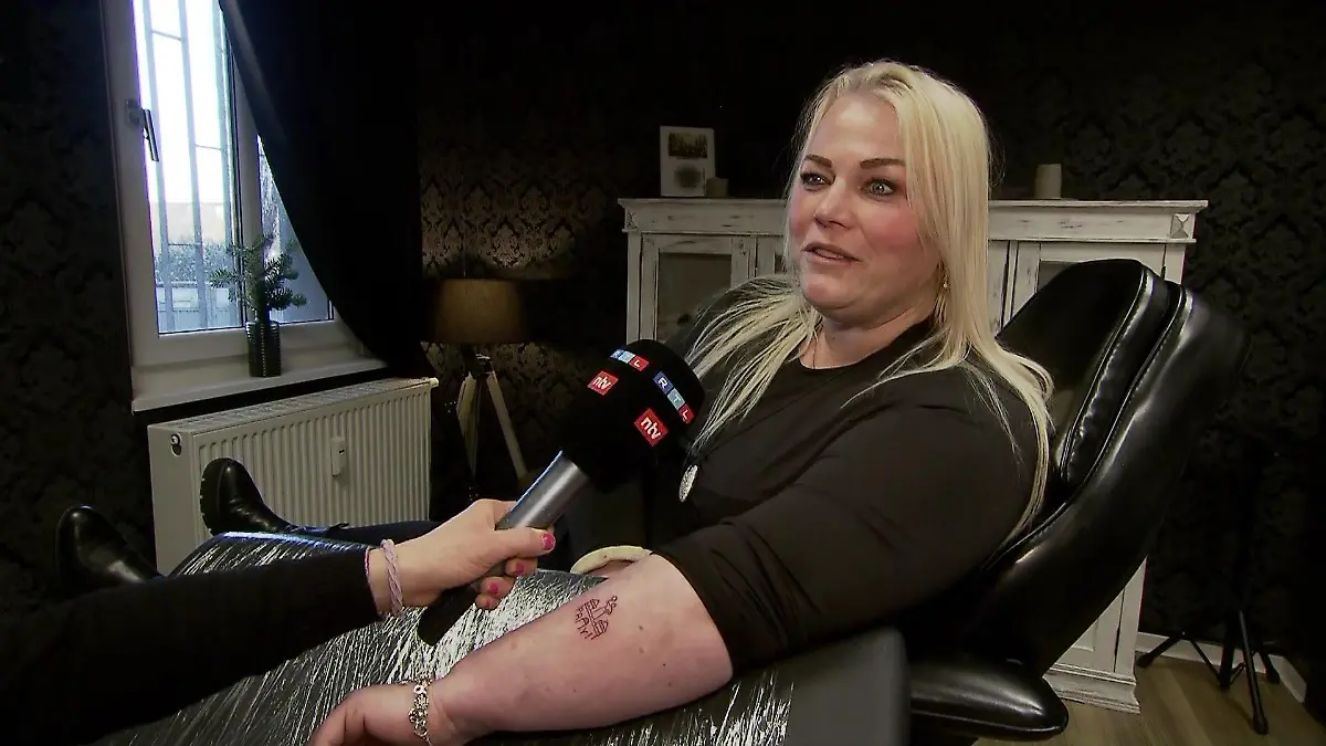 Anschlag auf Magdeburger Weihnachtsmarkt: Tattoo-Studio sticht Gedenk ...