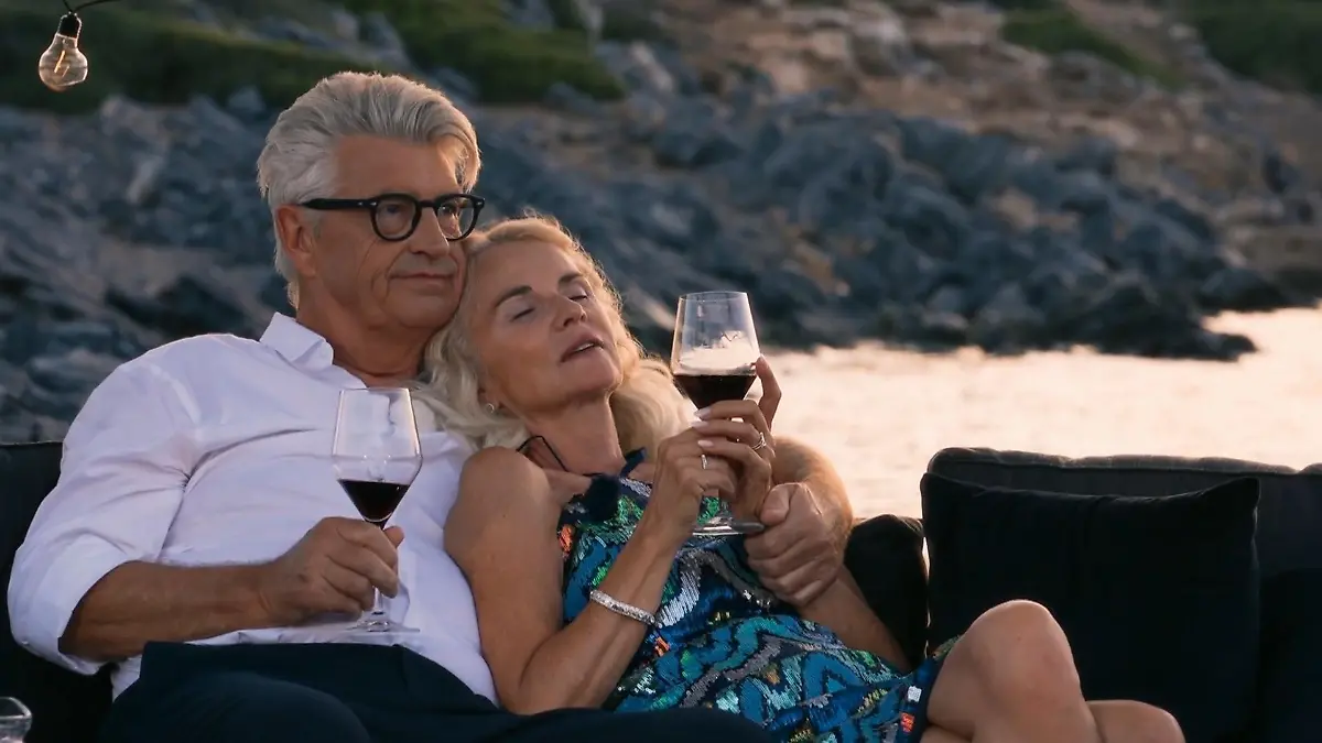 Golden Bachelor: Erster Kuss! Franz Stärk macht SIE zur glücklichsten ...