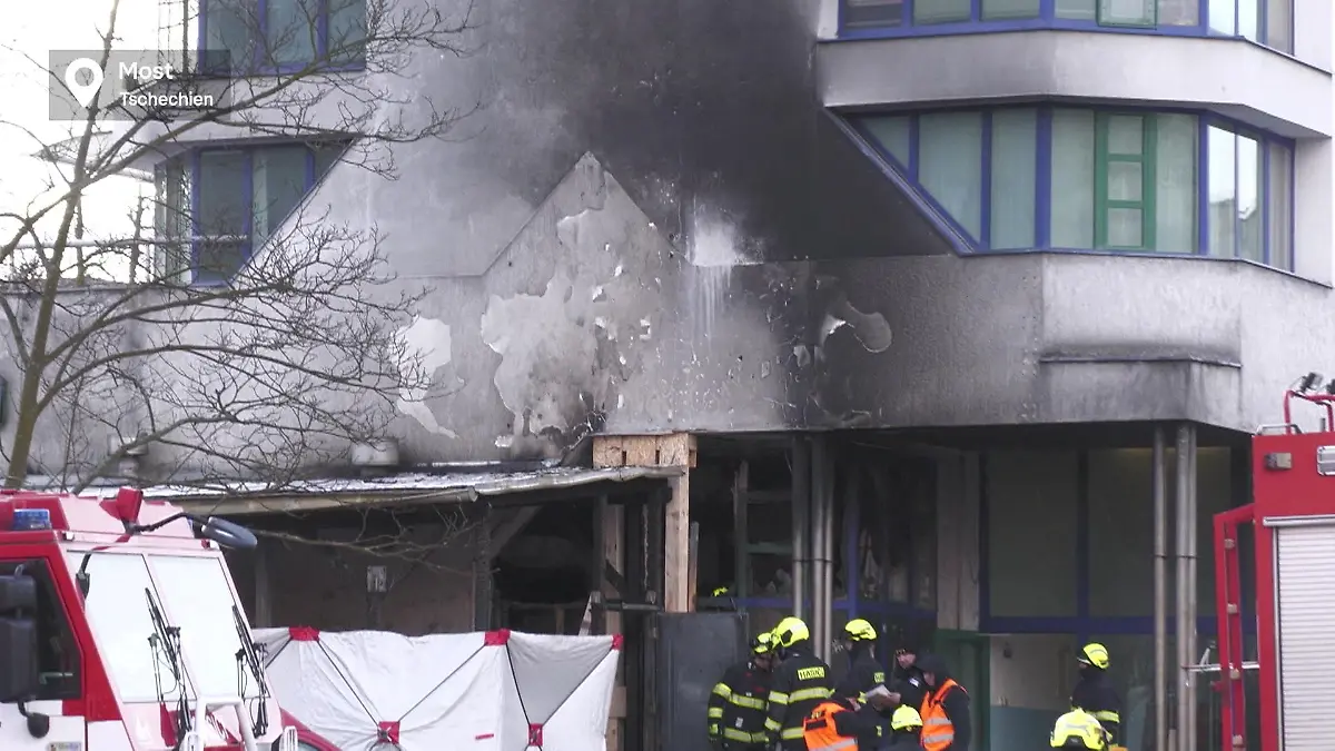 Feuer in tschechischem Restaurant: Heizpilz explodiert - sechs Menschen ...