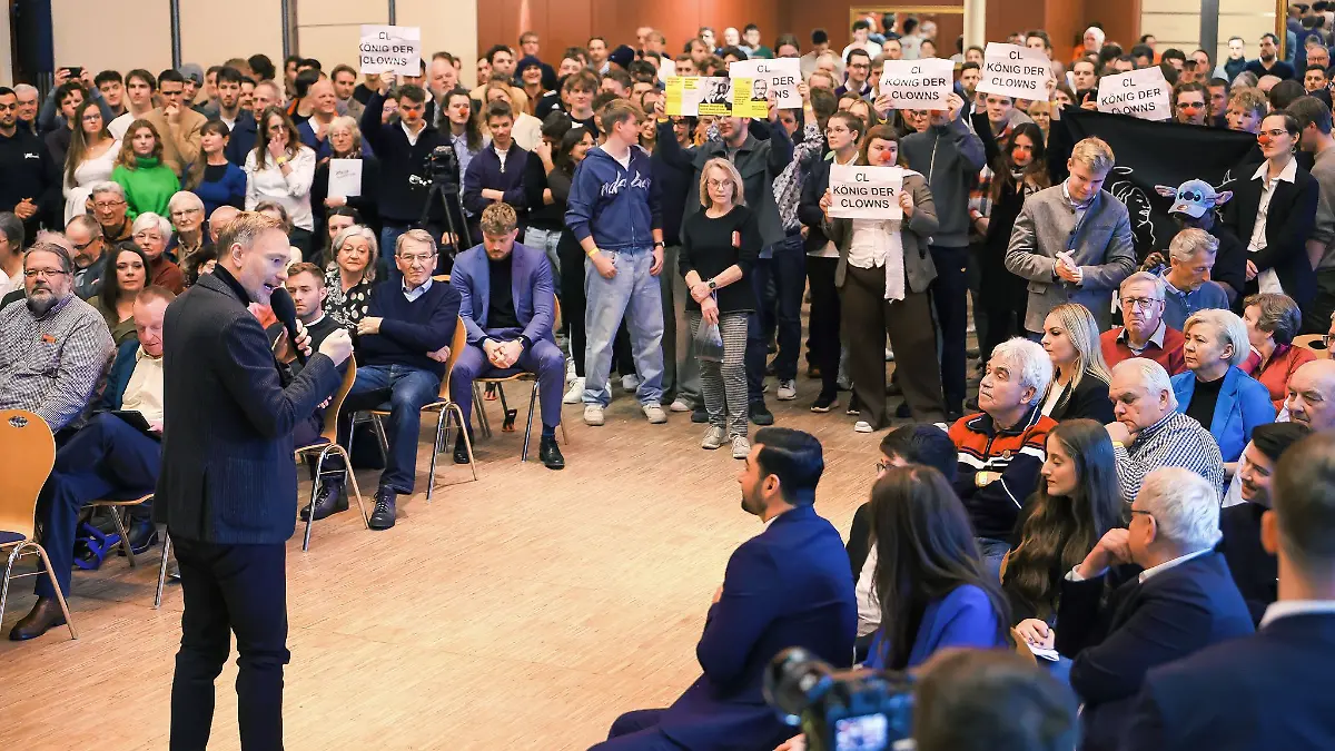Regensburg (München): Wahlkampfauftritt von Christian Lindner (FDP) mit ...