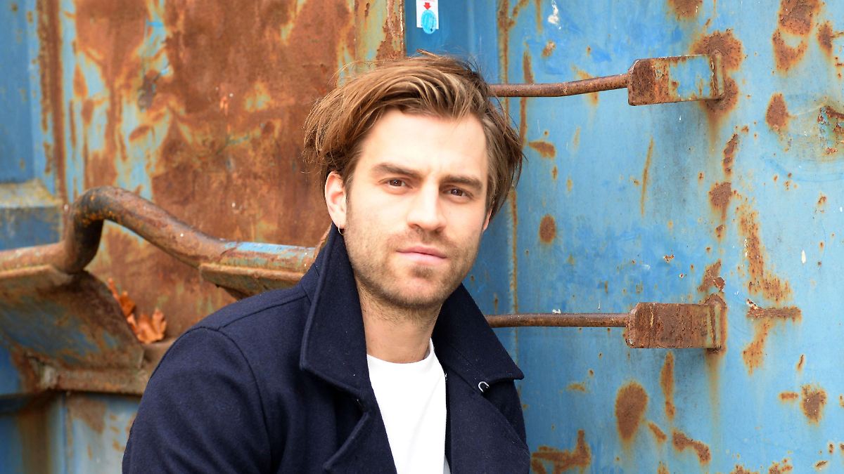 GZSZ: Onno Buß spielt seit 100 Tagen Julian Gerner – Schauspieler ...