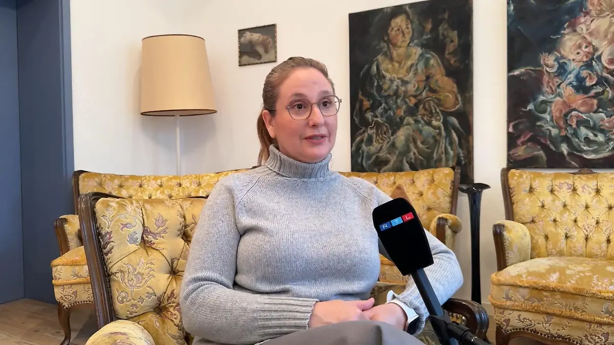 Nach Messer-Attacke in Aschaffenburg: Bei Gedenkfeier weinen rund 3000 ...