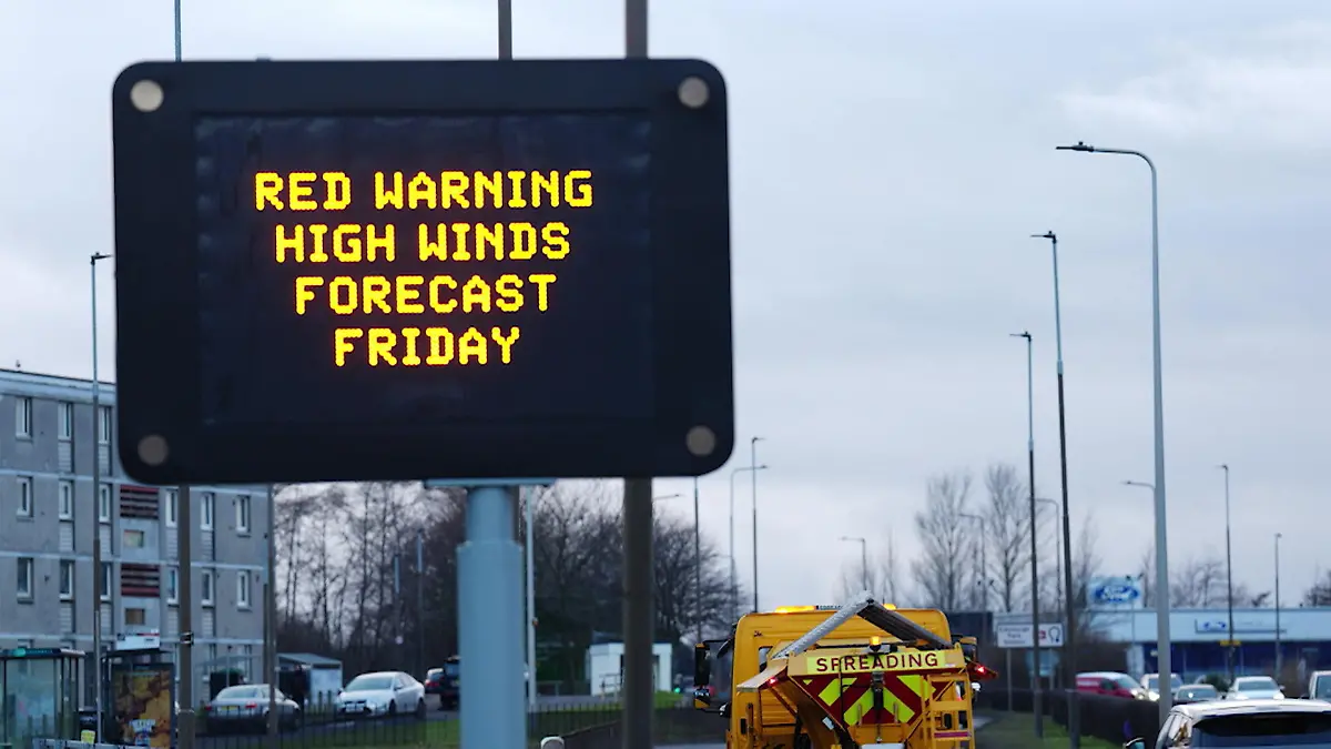 Orkan Éowyn: Böen um die 200 km/h - Briten-Orkan bringt Frühlingsluft ...