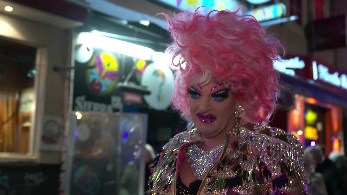 „Königin der Reeperbahn” Inge ist tot – Verabschiedung der obdachlosen ...