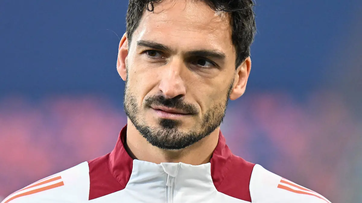 Mats Hummels im RTL-Interview vor der Partie in der Europa League zwischen AS Rom und Eintracht ...
