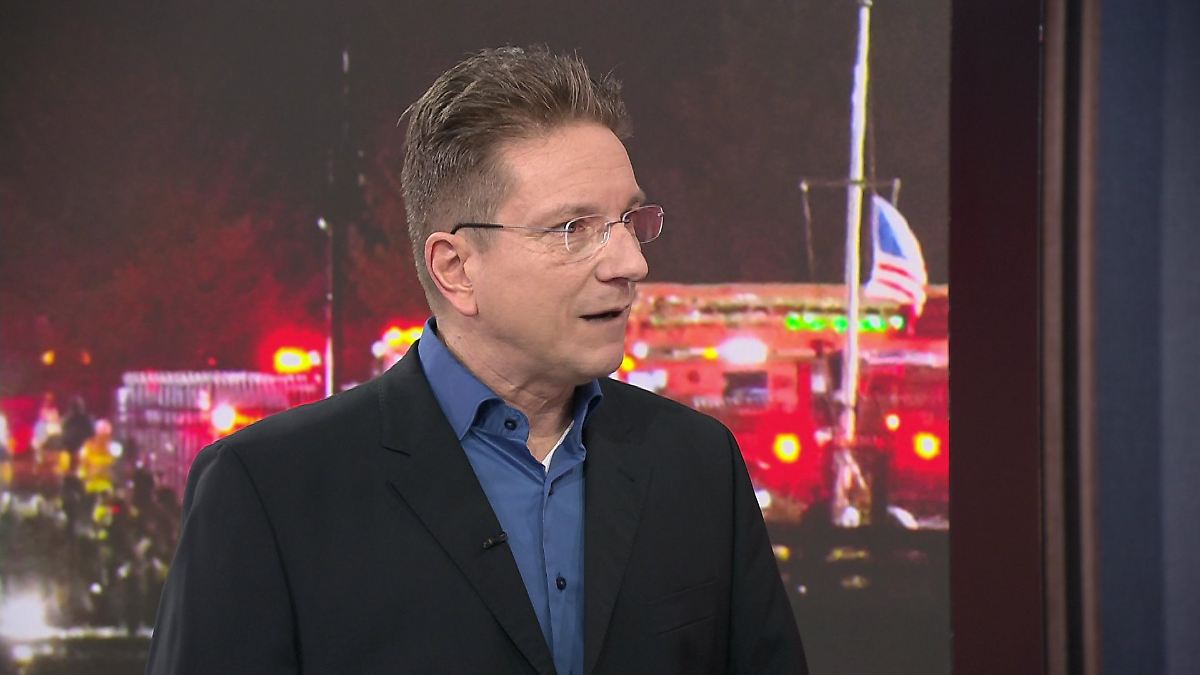 Flugzeug-Absturz in Washington! RTL-Luftfahrtexperte Benkö: erklärt ...