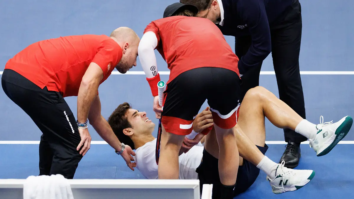 Davis-Cup: Zizou Bergs checkt Kontrahent Chilean Cristian Garin um und ...