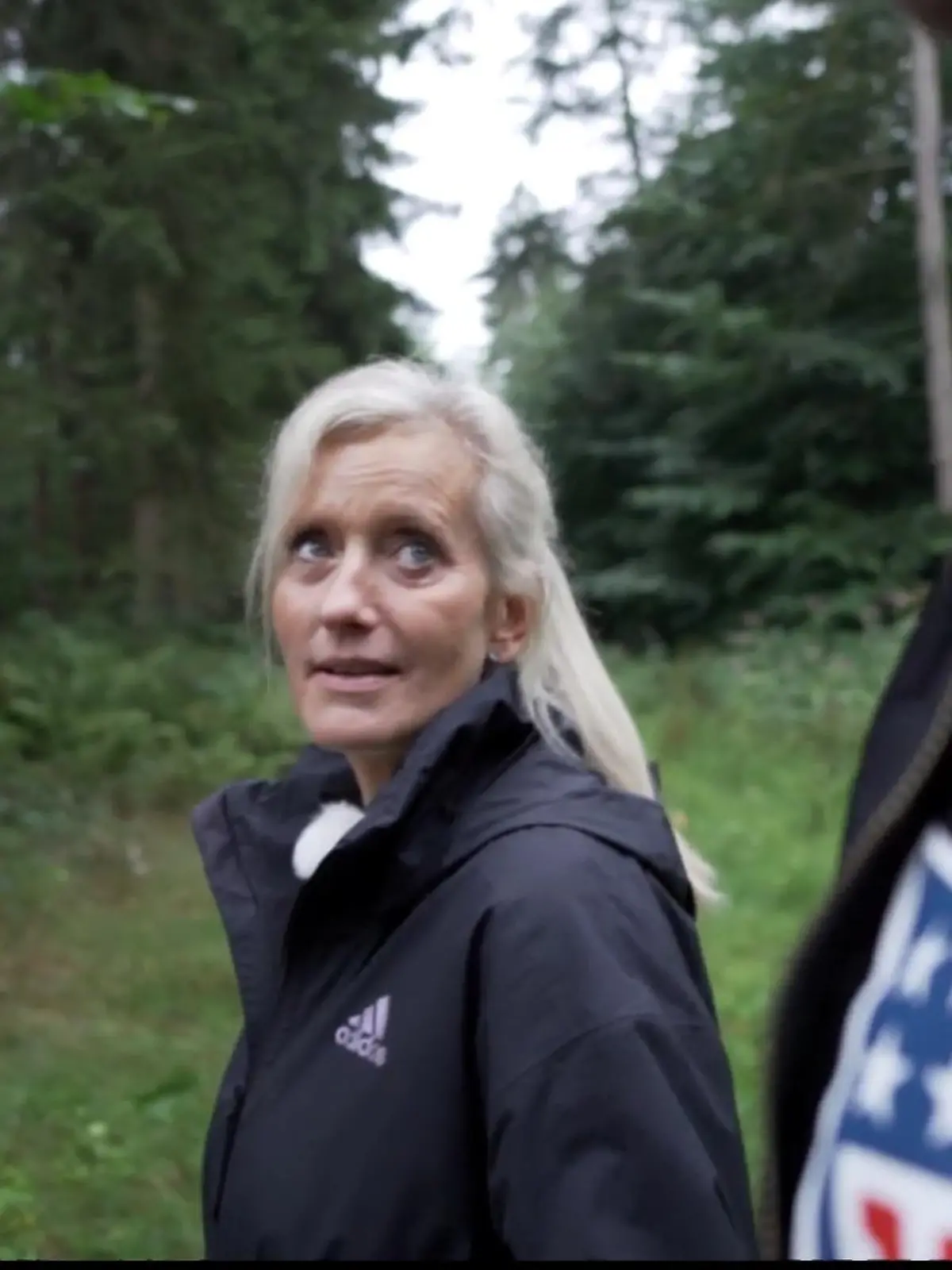 Auf zu Ninas Pokerturnier!: Nina und Carmelo starten auf eine ...