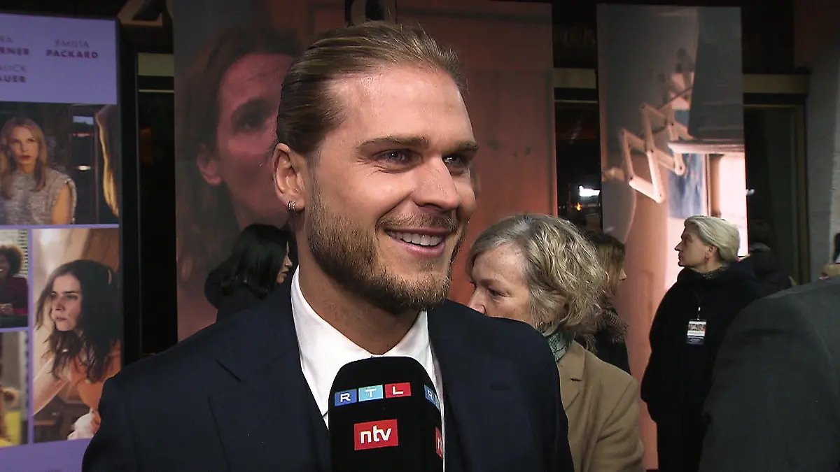 Rúrik Gíslason: Neue Freundin? SIE ist die Frau, mit der er am Hotel ...