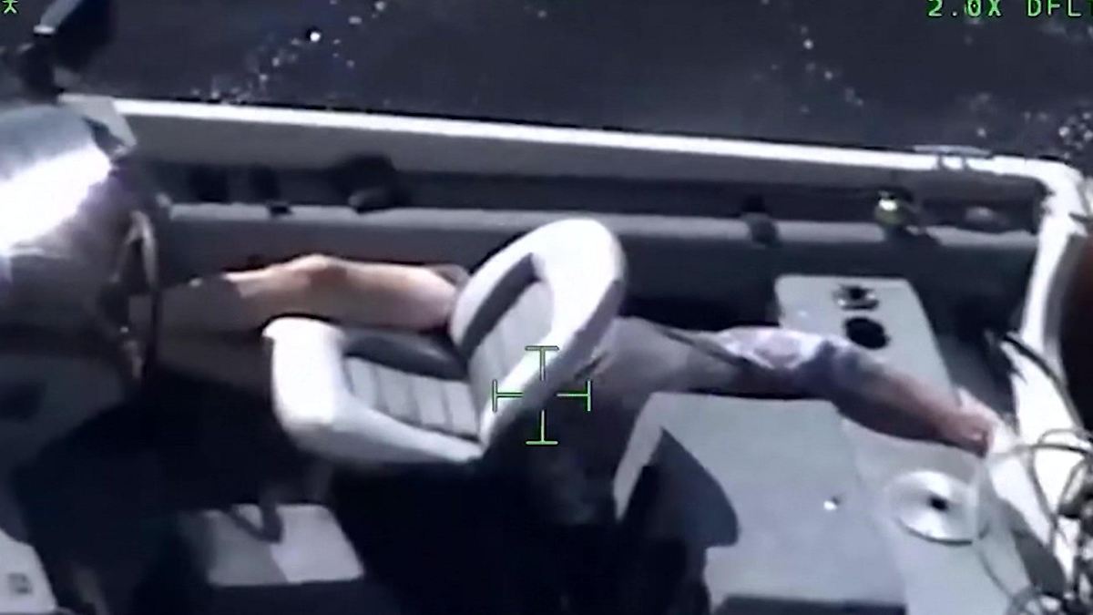 An Bord gefangen: Fahrer kollabiert! Boot rast unkontrolliert im Kreis